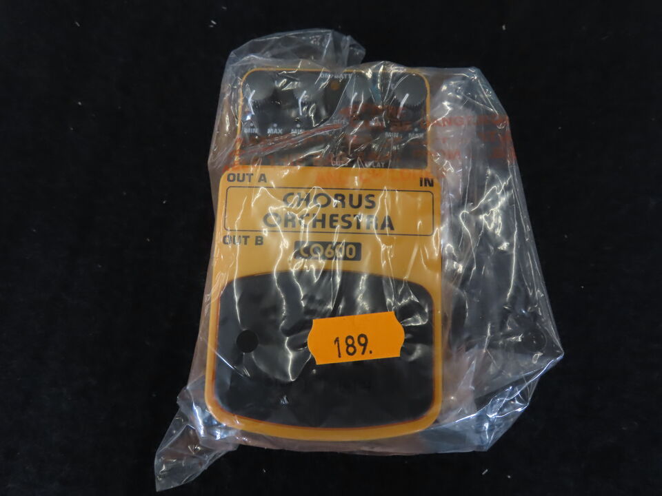 A7332 L189 - Guitarpedal - Chorus orchestra CO600 - BEHRINGER